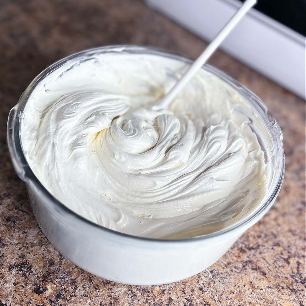 Best Buttercream Recipe (Beginner Friendly!) - Desire Luxe